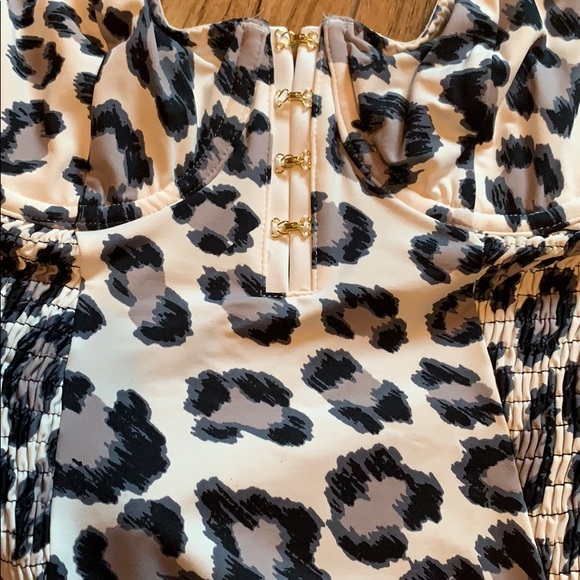 Victoria's Secret | Tops | Victorias Secret Snow Kitty Leopard Print ...